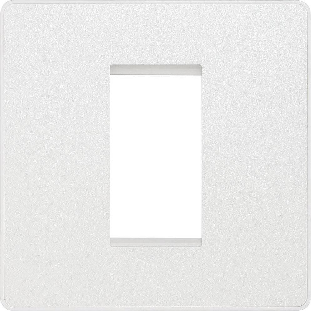 BG Evolve Pearl White 1G Euro Module Plate PCDCLEMS1W | RS Electrical ...