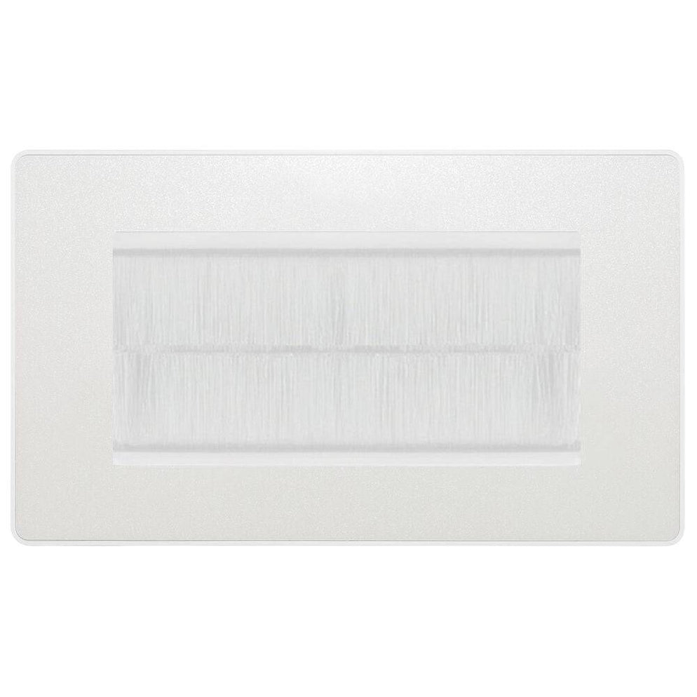 BG Evolve Pearl White 4G Cable Brush Outlet PCDCL4GBRW | RS Electrical ...
